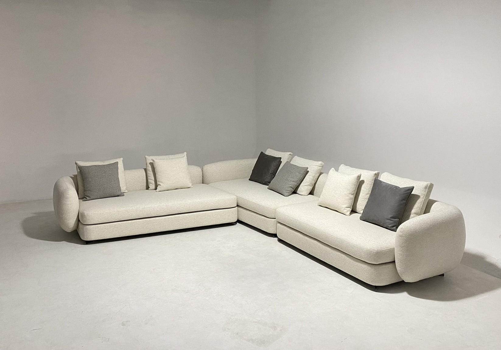 Poliform Saint-Germain Sofa – daylight