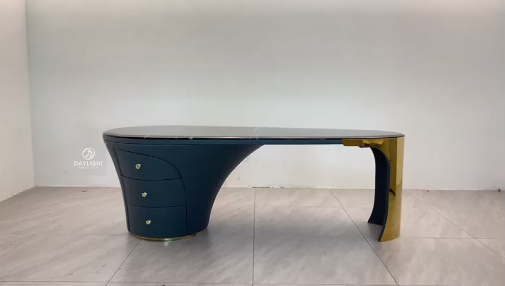 Visionnaire Jet Plane Writing Table – daylight