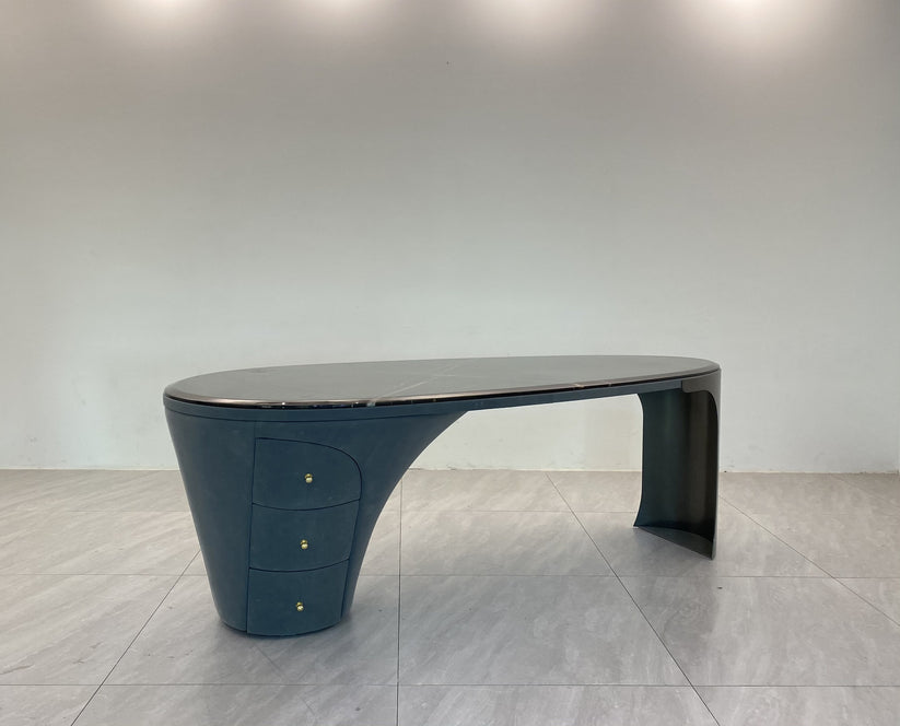 Visionnaire Jet Plane Writing Table – daylight